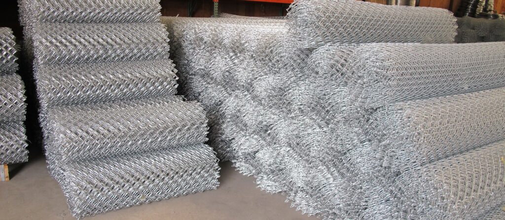 What Is Vinyl Fencing Made Of? | Pacific Fence & Wire Co.